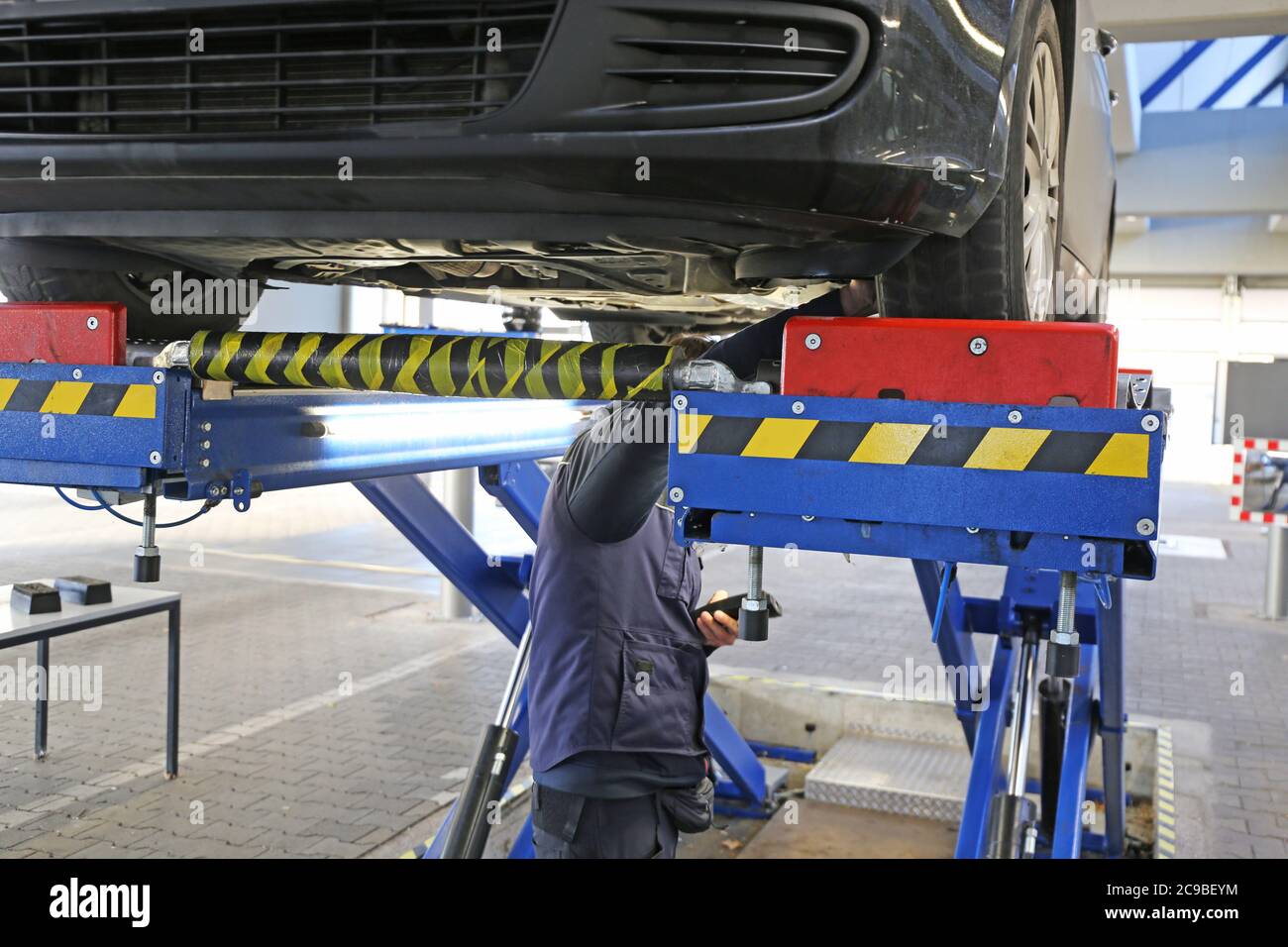 Close up of car repair hi-res stock photography and images - Alamy