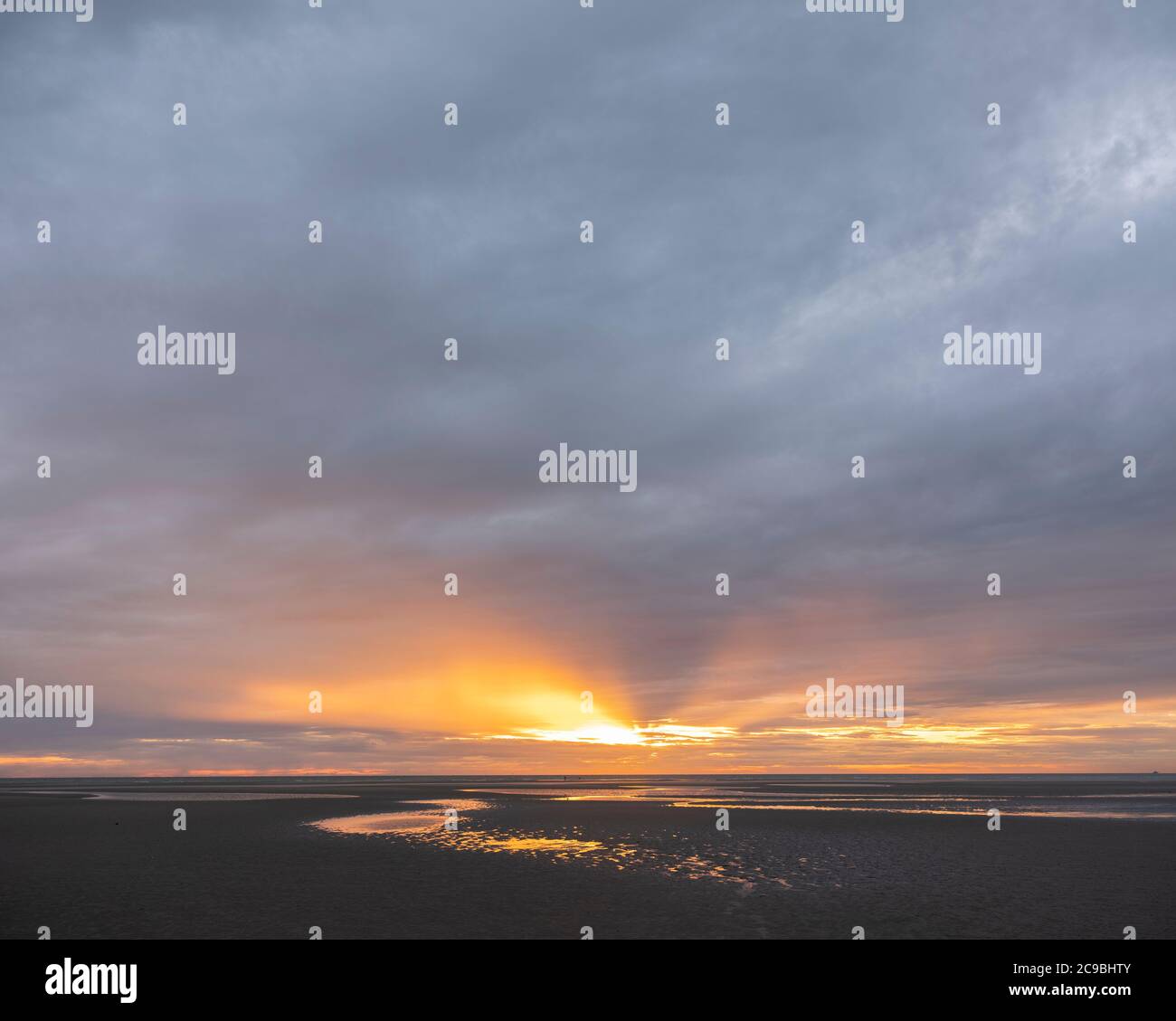 Colorful sunset on beach hi-res stock photography and images - Alamy
