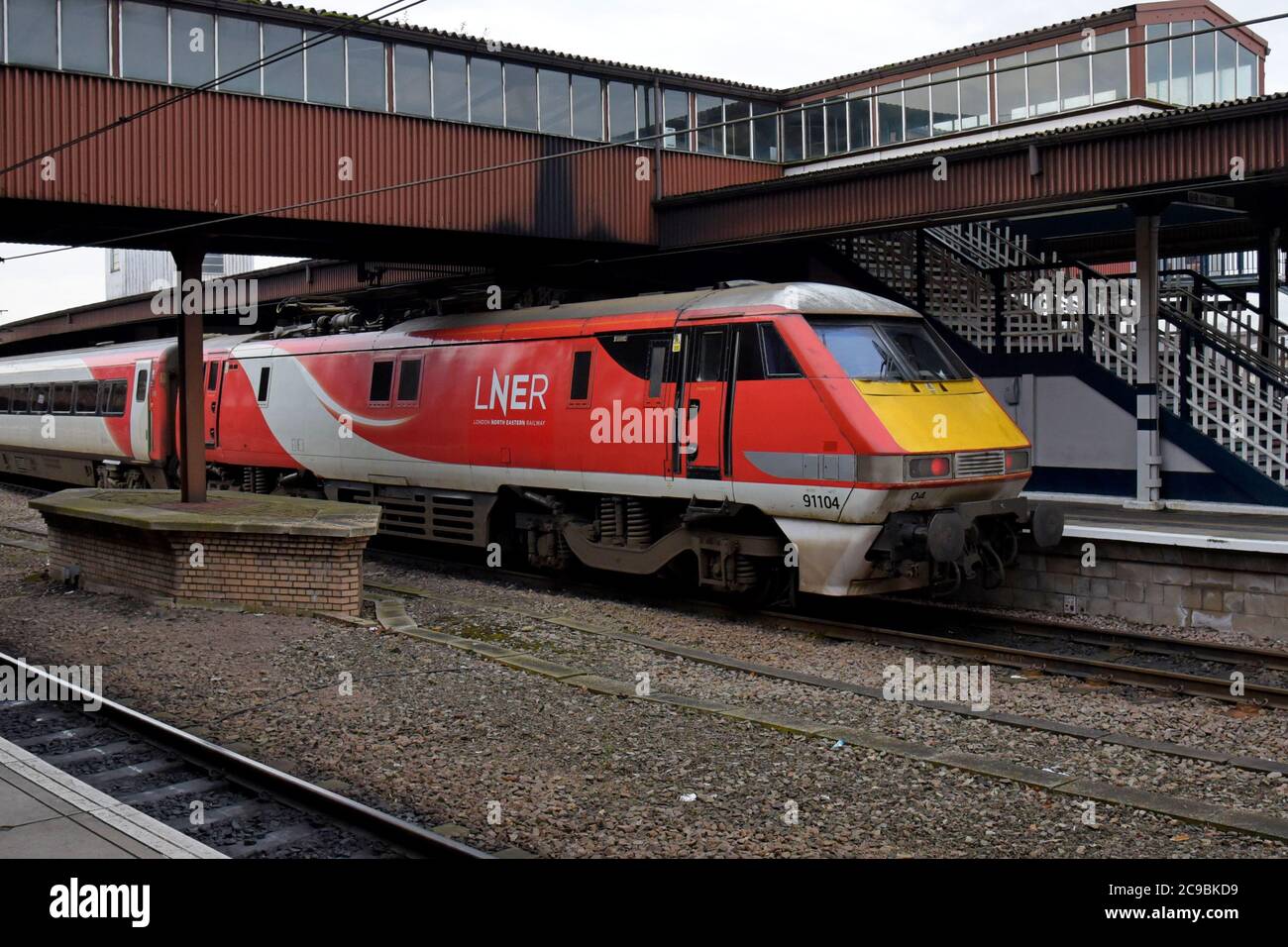 LNER Electric locomotive 91104 waiting at the platform, York Station ...