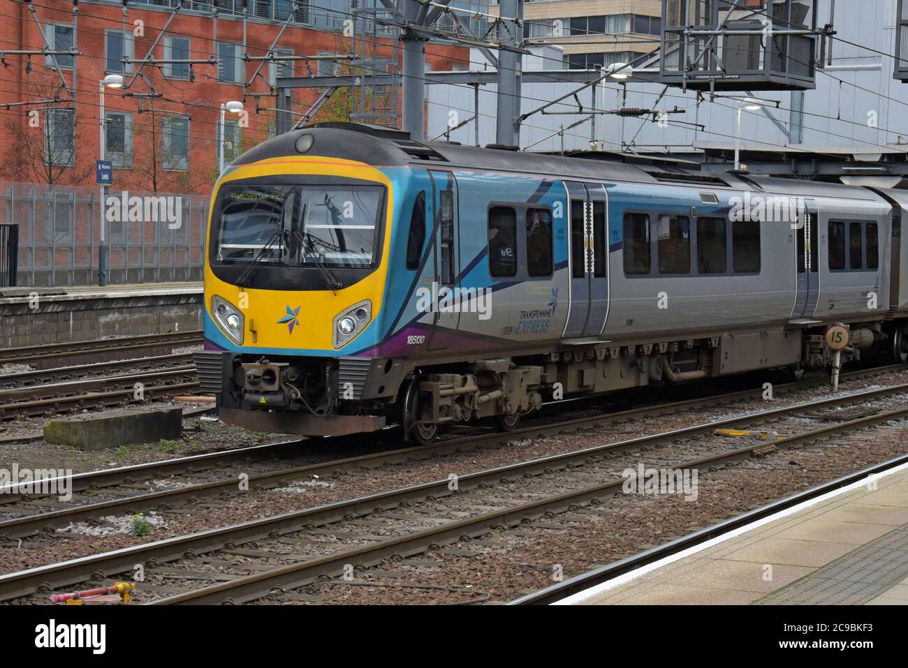 A TransPennine Express Class 185 Desiro DMU enters Leeds station Stock ...