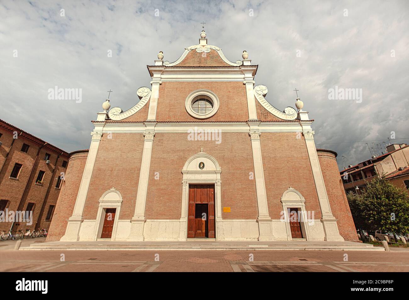 Campanile tower ferrara cathedral italy hi-res stock photography and ...