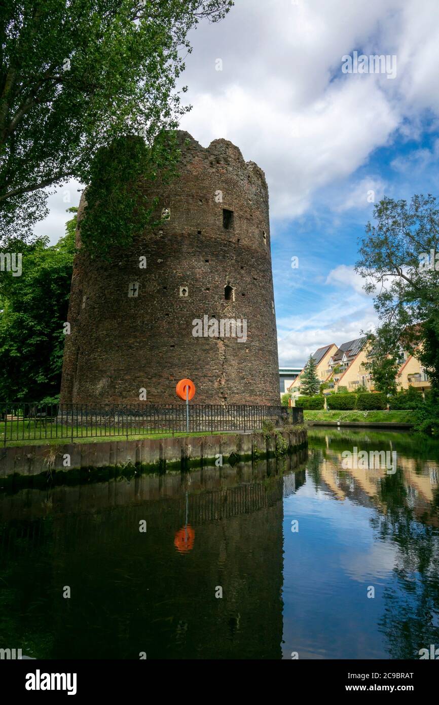 Norwich city wall and cow tower hi-res stock photography and images - Alamy