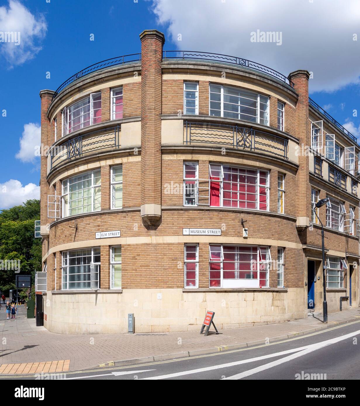 1930s architecture uk hi-res stock photography and images - Alamy