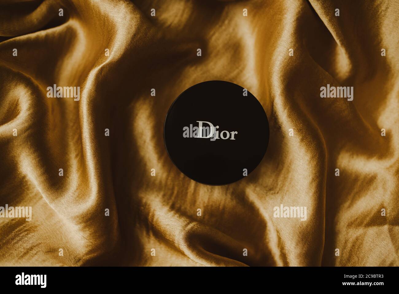 Dior box hi-res stock photography and images - Alamy