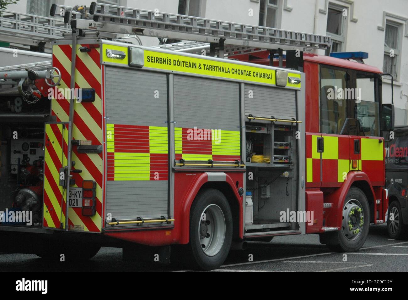 Fire damage houses ladders hi-res stock photography and images - Alamy