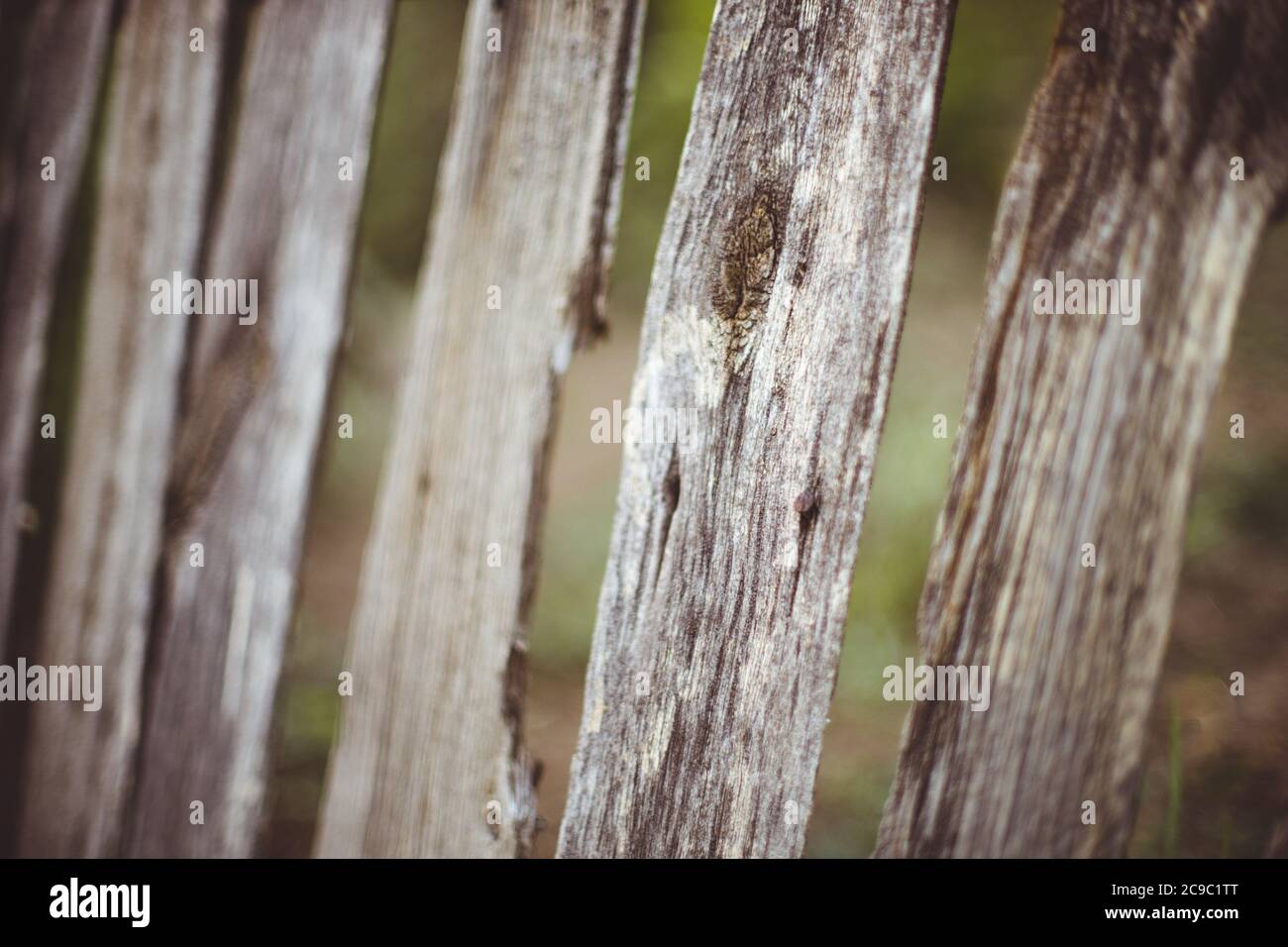 Grey horizontal fence boards hi-res stock photography and images - Alamy