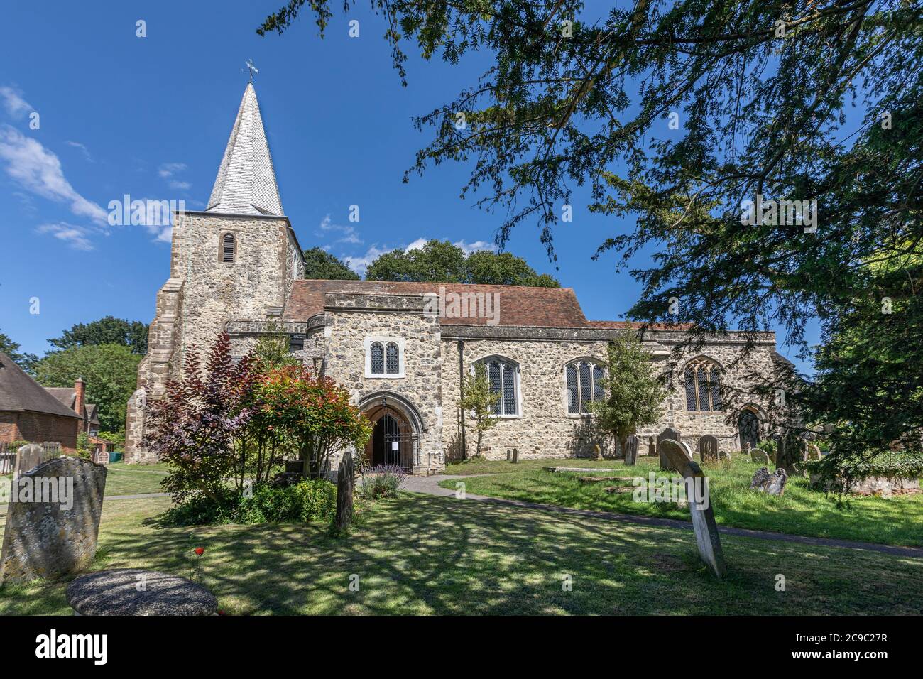 Pluckley cemetery hi-res stock photography and images - Alamy