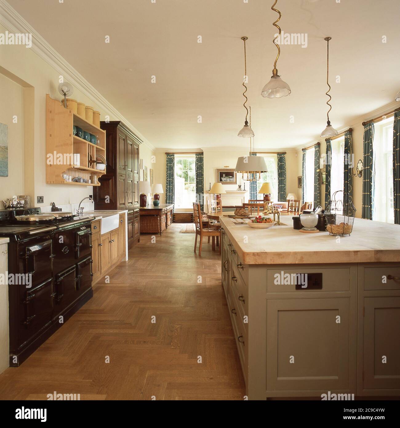 Country house kitchens Stock Photo - Alamy