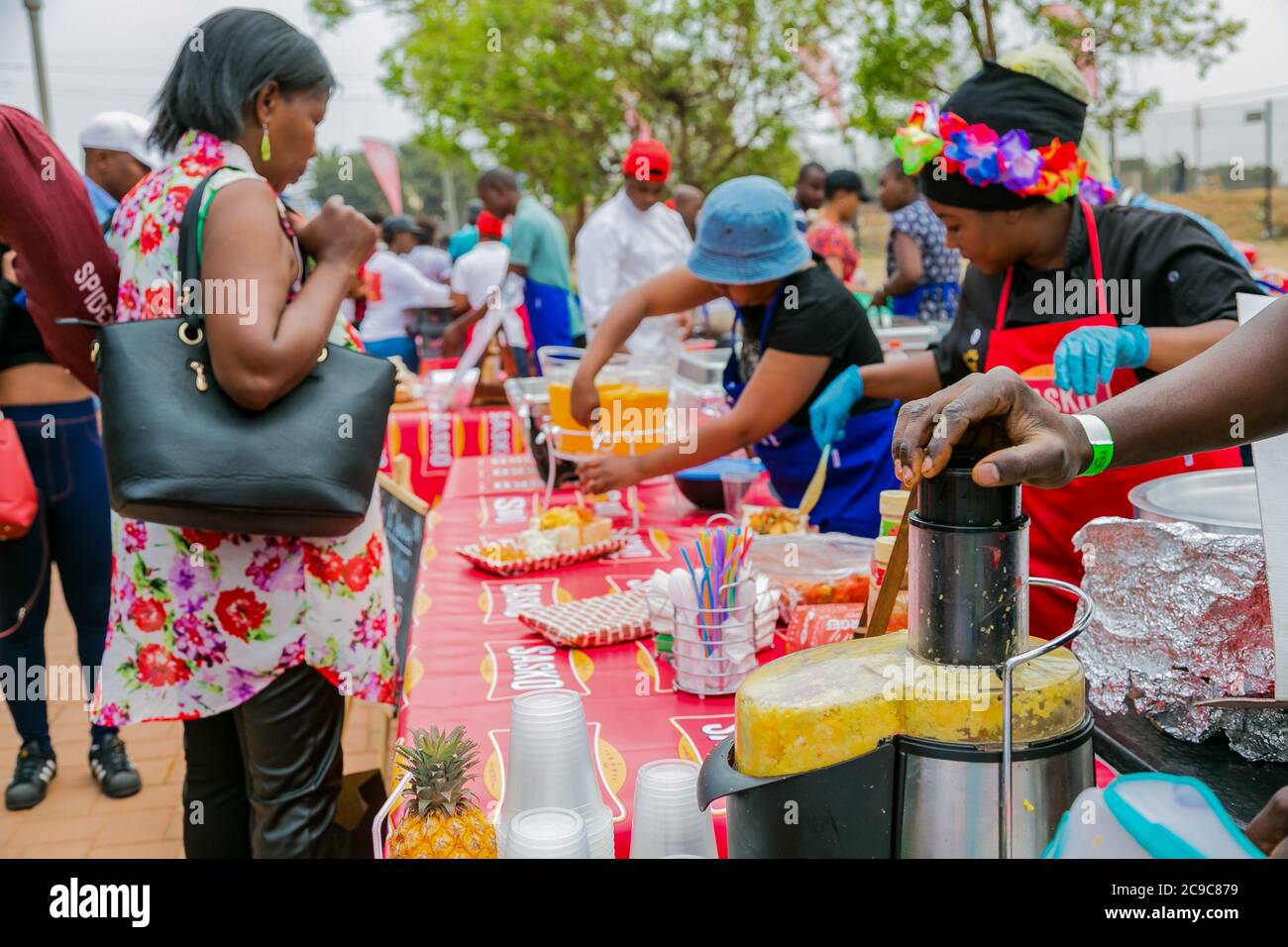 African food serving street hi-res stock photography and images - Alamy