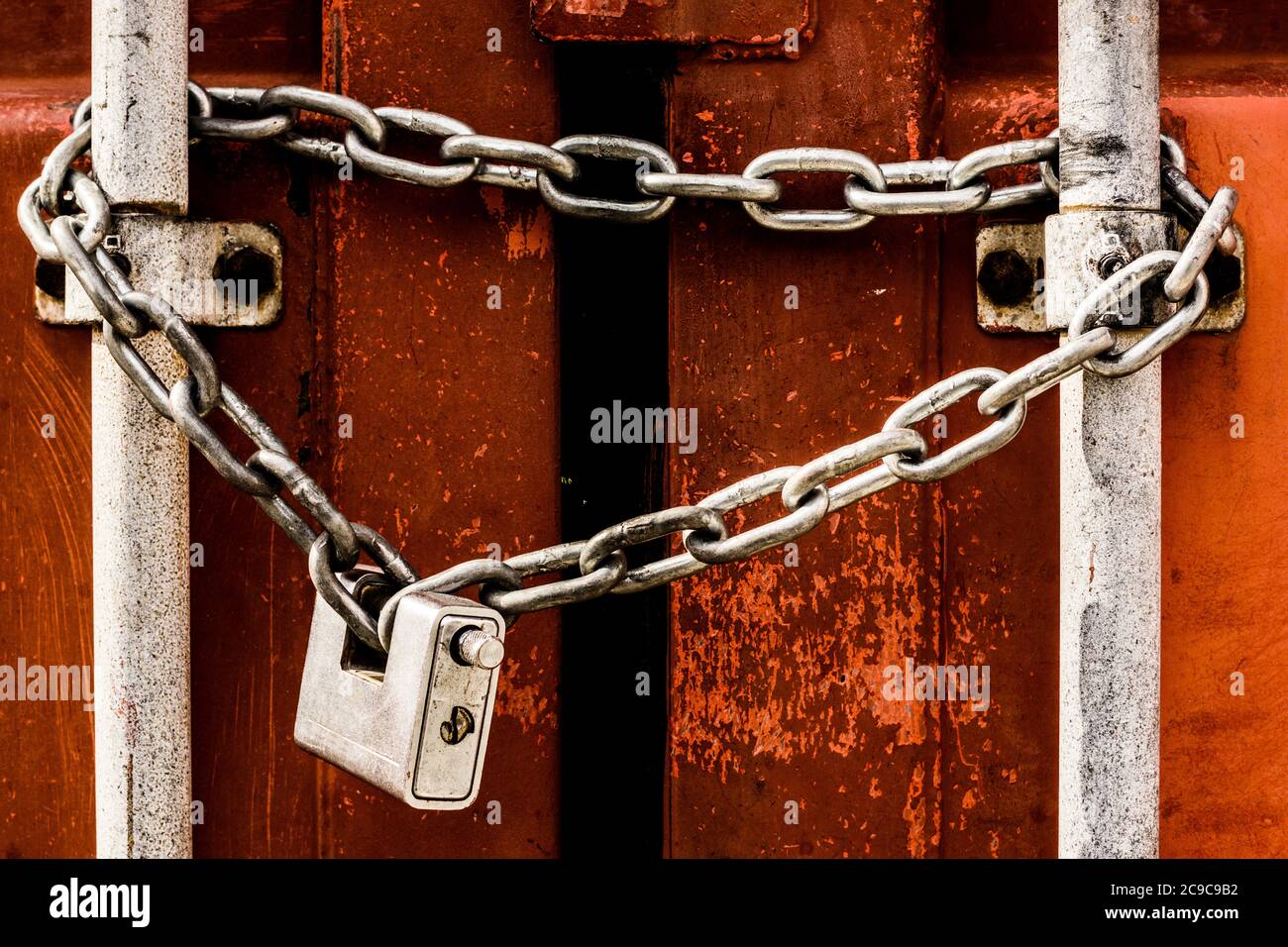 Closing container hi-res stock photography and images - Alamy