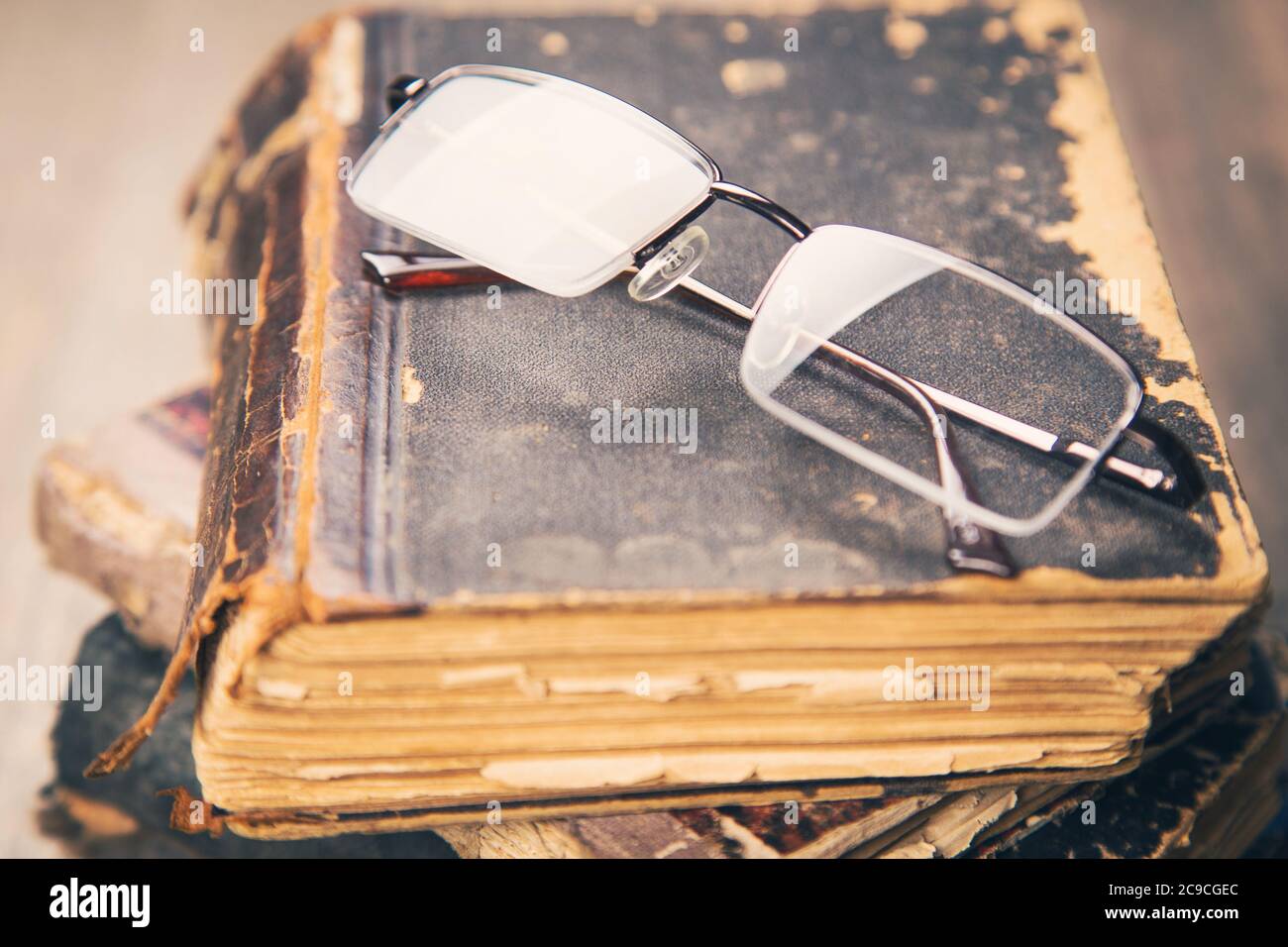 Obsolete books hi-res stock photography and images - Alamy
