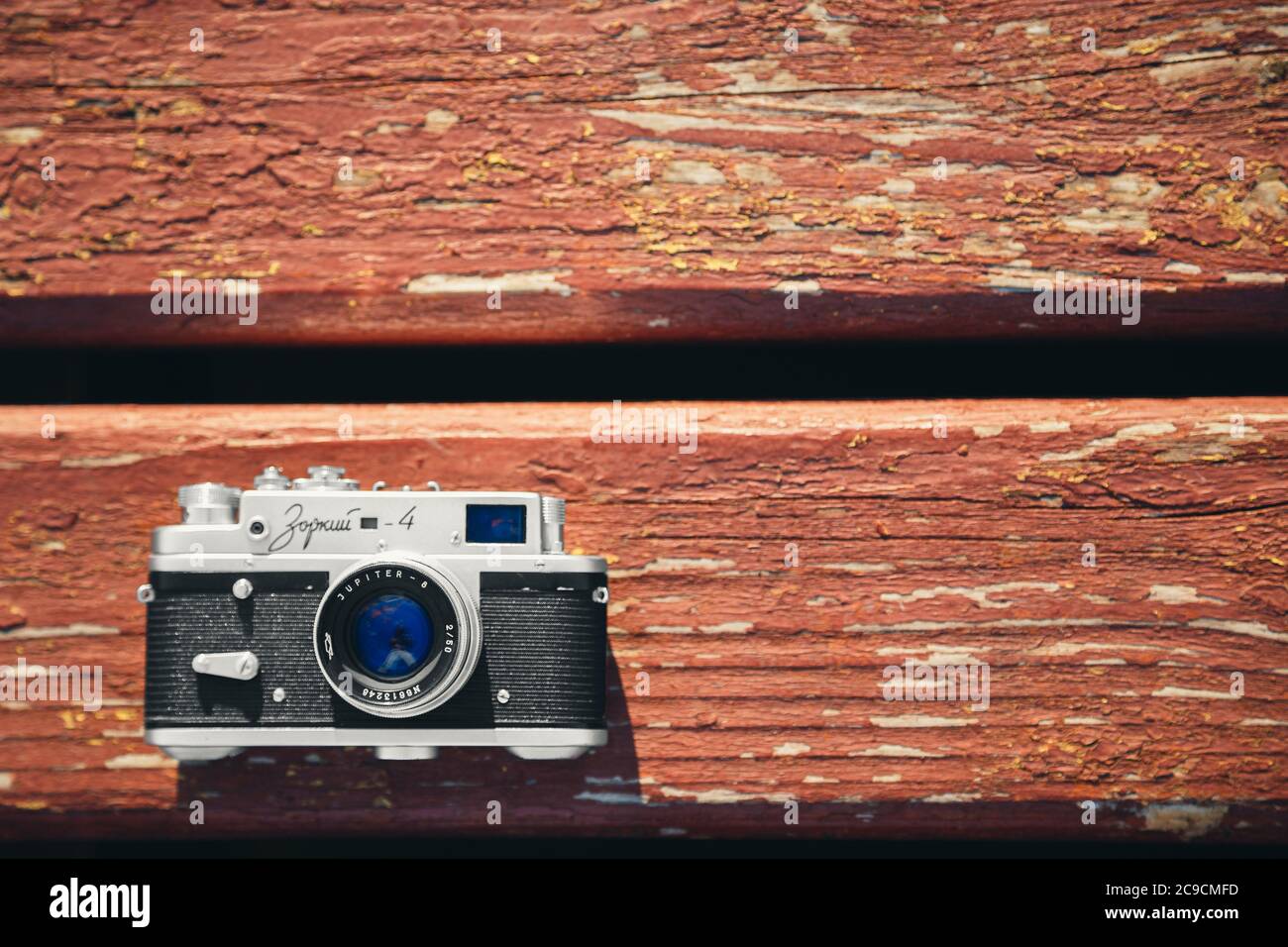 Old vintage film photo camera hi-res stock photography and images - Alamy