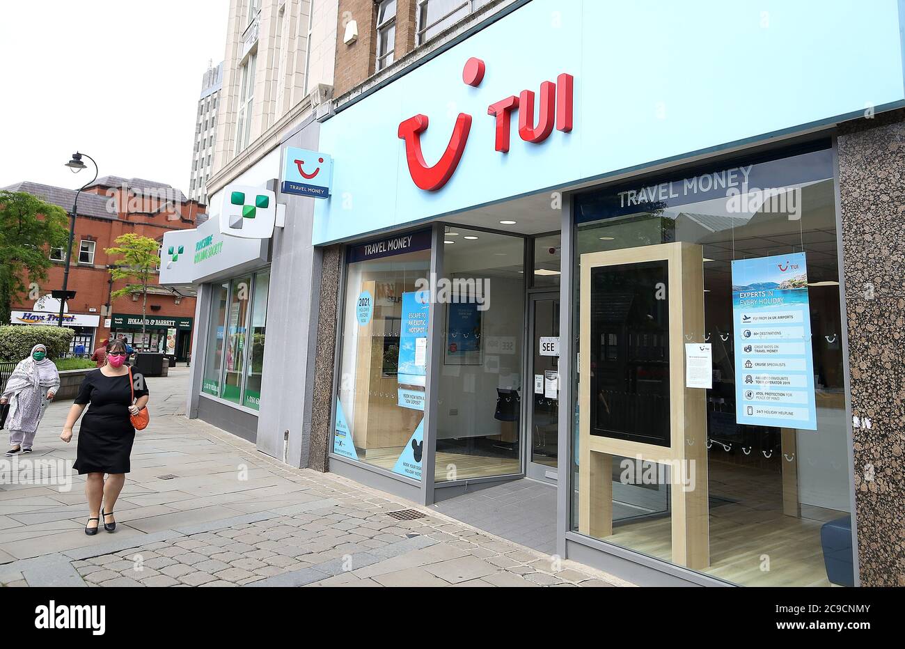 The TUI Store in Oldham as the travel company are to close nearly a ...