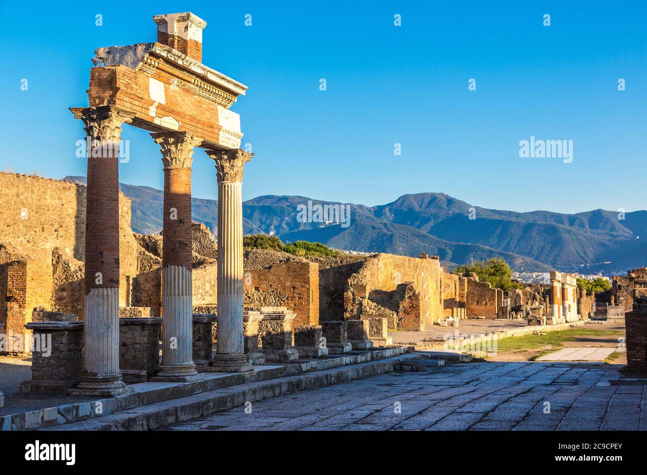 Pompeii city destroyed in 79BC by the eruption of Mount Vesuvius Stock ...