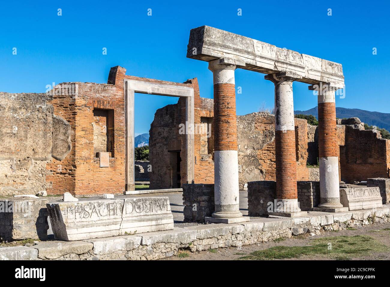Pompeii city destroyed in 79BC by the eruption of Mount Vesuvius Stock ...