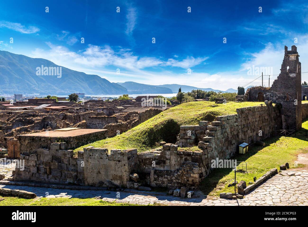Pompeii city destroyed in 79BC by the eruption of Mount Vesuvius Stock ...