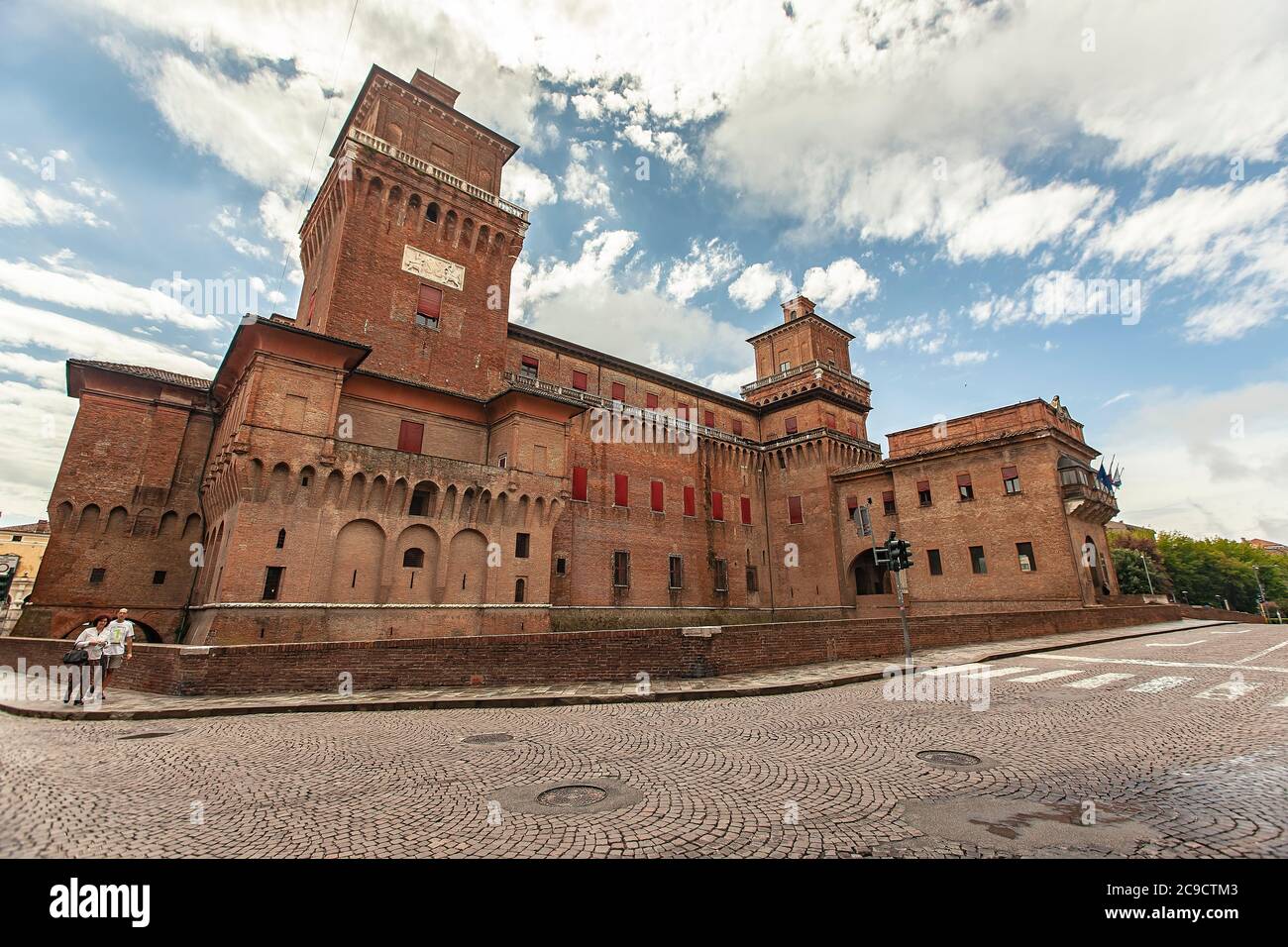 Ferrara medieval castle Stock Photo - Alamy