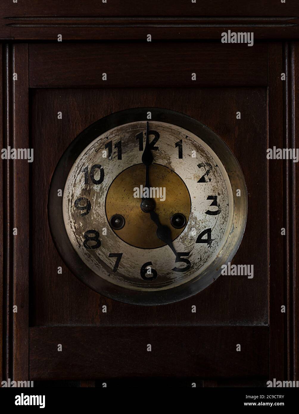 Old Antique clock. Symbol of passing time Stock Photo - Alamy