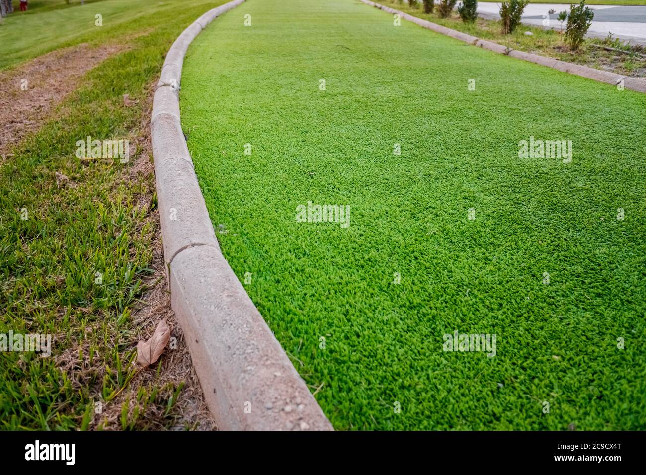 Segregated footpath hi-res stock photography and images - Alamy