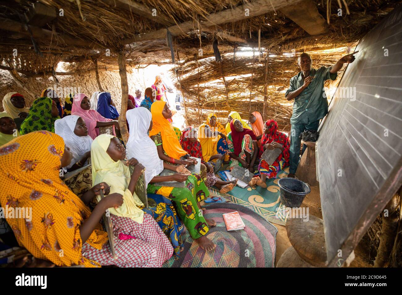 Muslim burka classroom hi-res stock photography and images - Alamy