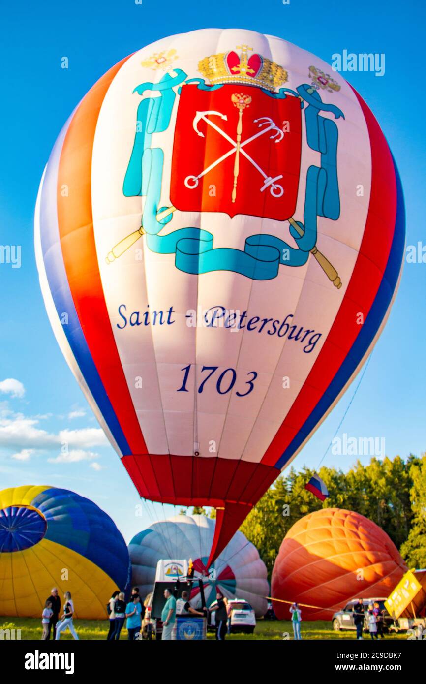 Tver, Russia - 07. September 2019: Ballooning festival, multi-colored hot air balloons in the ...