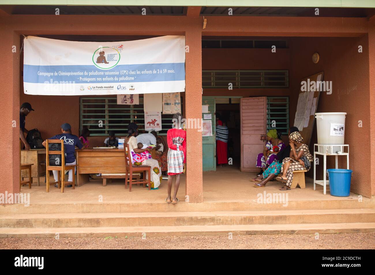 Medical centre africa rural hi-res stock photography and images - Alamy