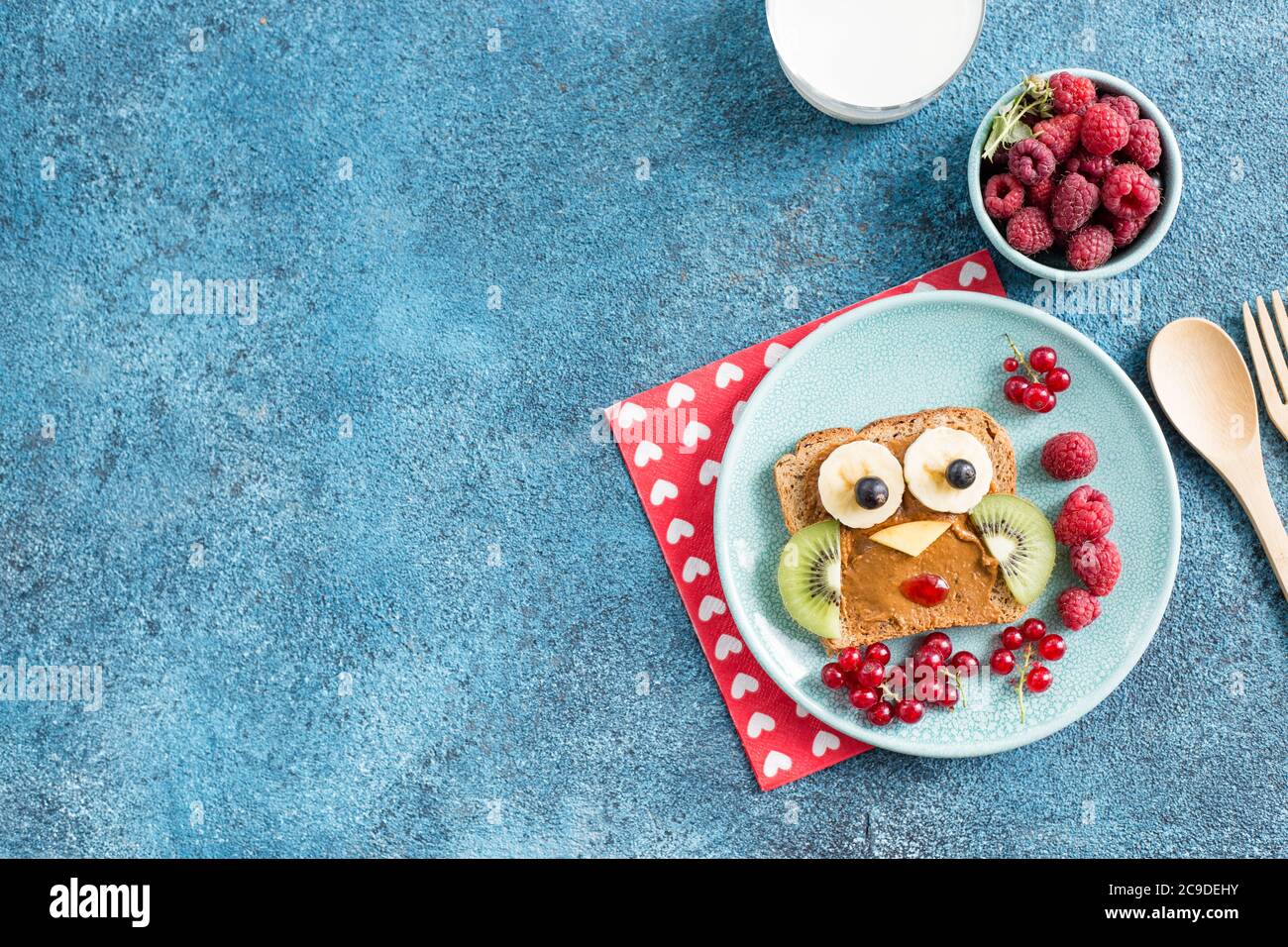 Funny breakfast toast for kids shaped as cute owl. Food art sandwich ...