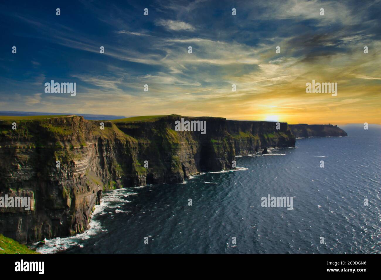 the cliffs of moher at sunset Stock Photo - Alamy