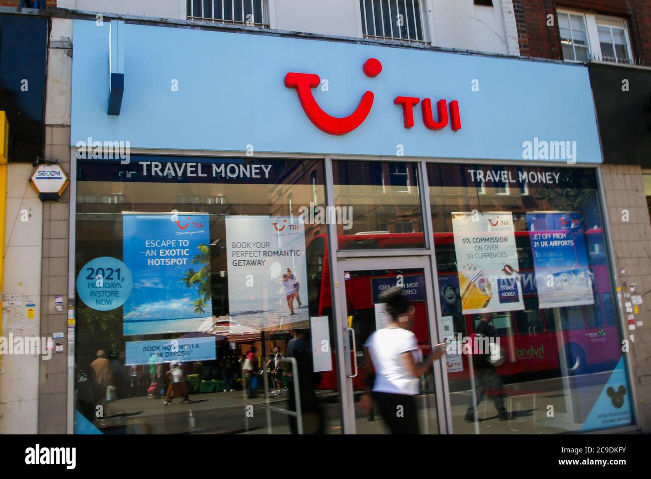 166 high street hi-res stock photography and images - Alamy