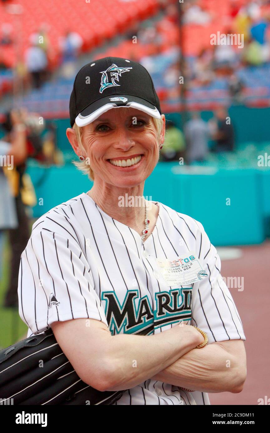 Dr laura schlessinger hi-res stock photography and images - Alamy