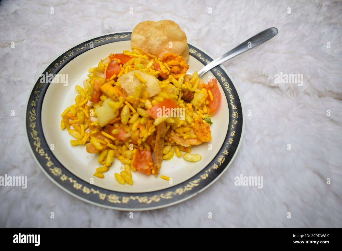 Bhel puri hi-res stock photography and images - Alamy
