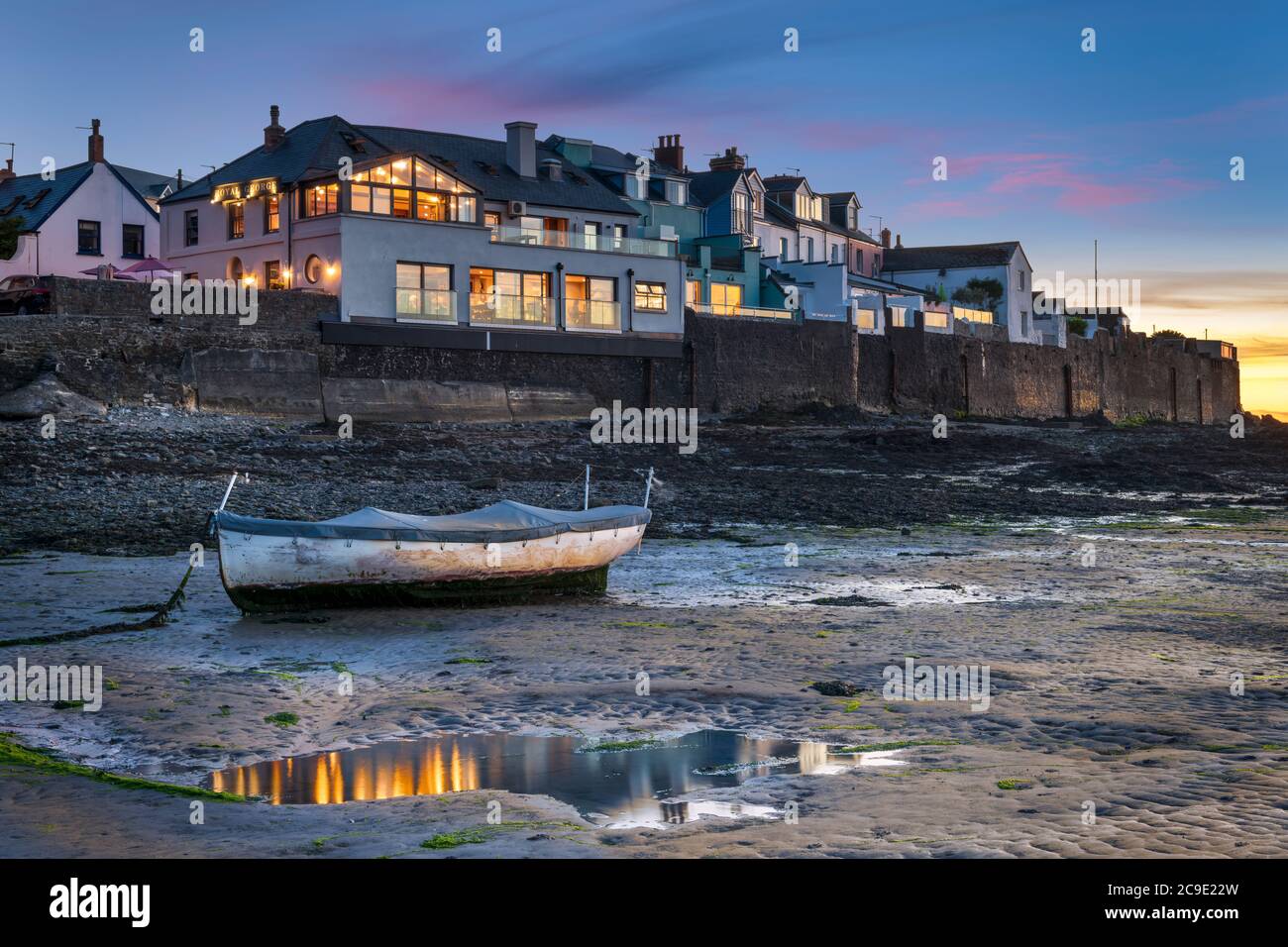 Diners at The Royal George enjoy the spectacular views over the River ...