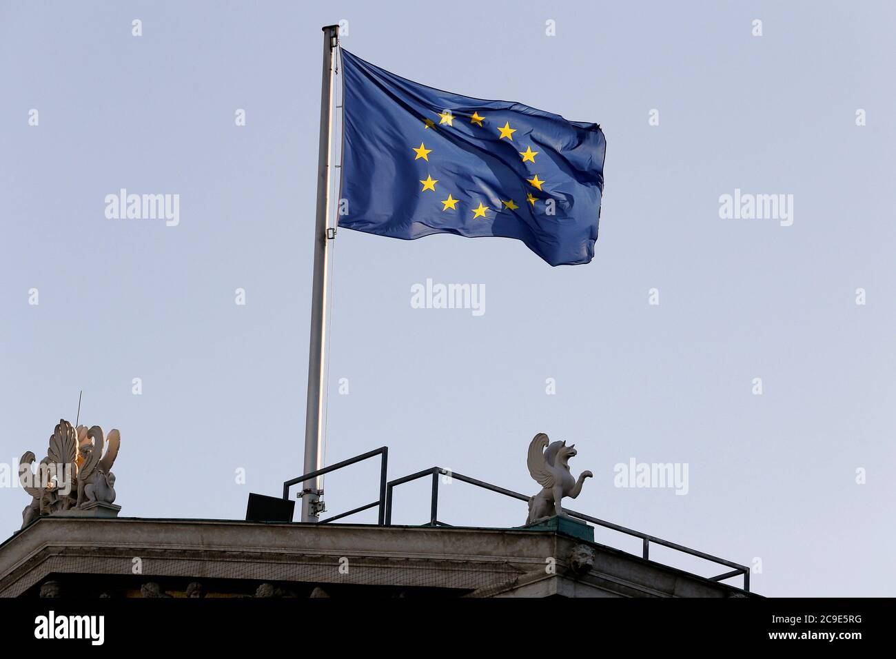 Eu european union flag flagpole hi-res stock photography and images - Alamy