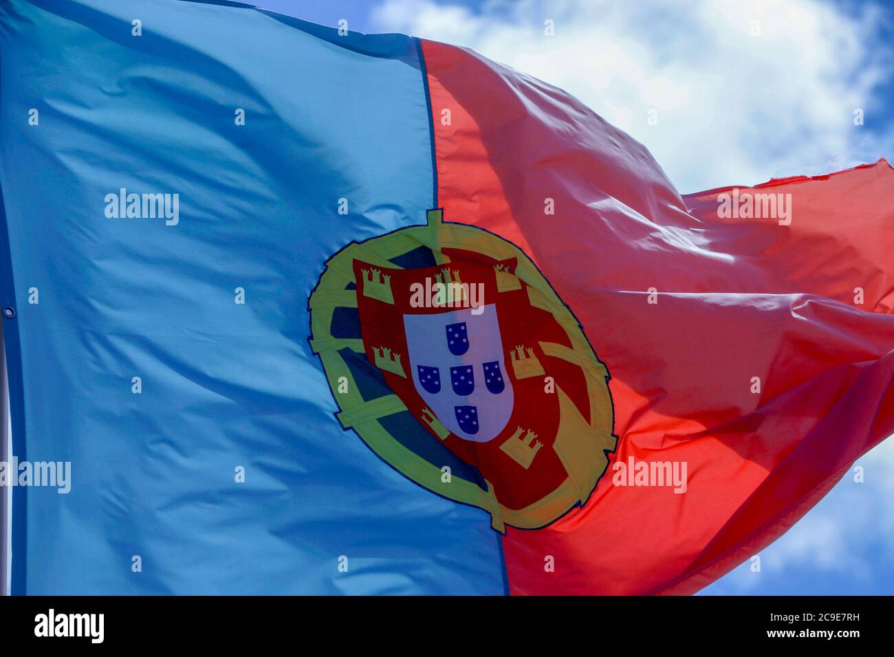 Flag of portugal wave hi-res stock photography and images - Alamy
