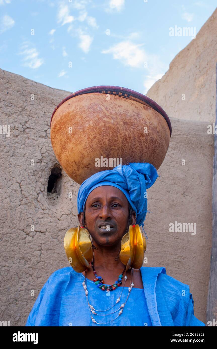 Fulani tribe woman tattoo hi-res stock photography and images - Alamy