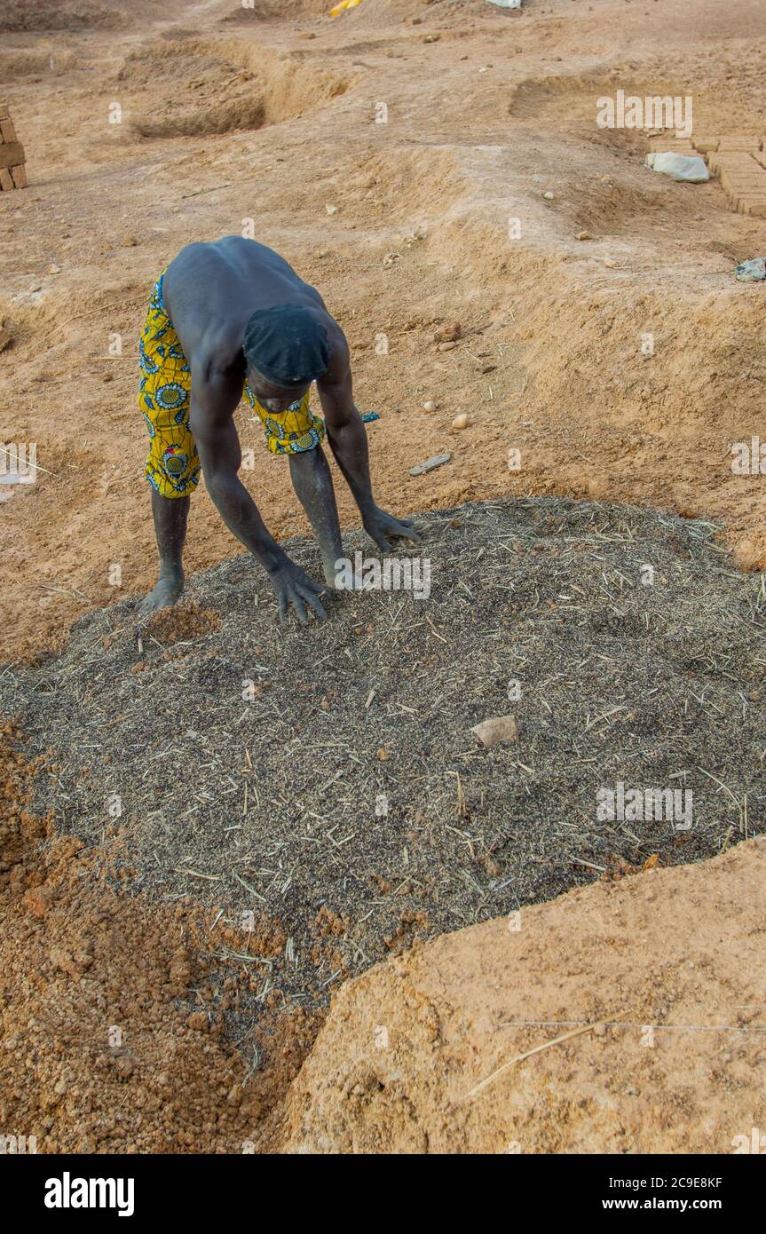 Mud mixed with straw hi-res stock photography and images - Alamy