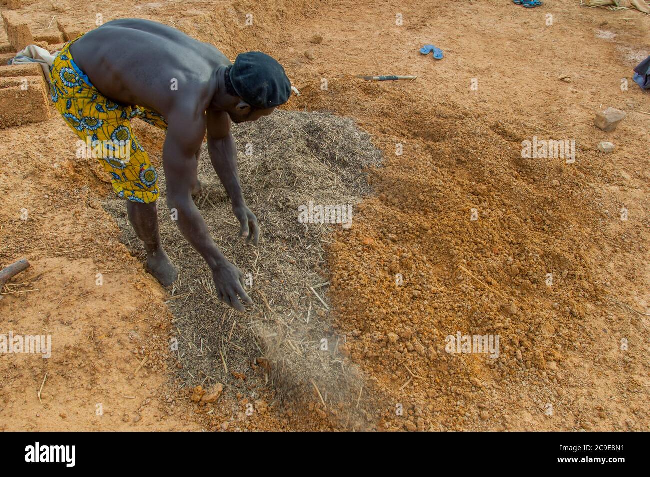 Mud mixed with straw hi-res stock photography and images - Alamy
