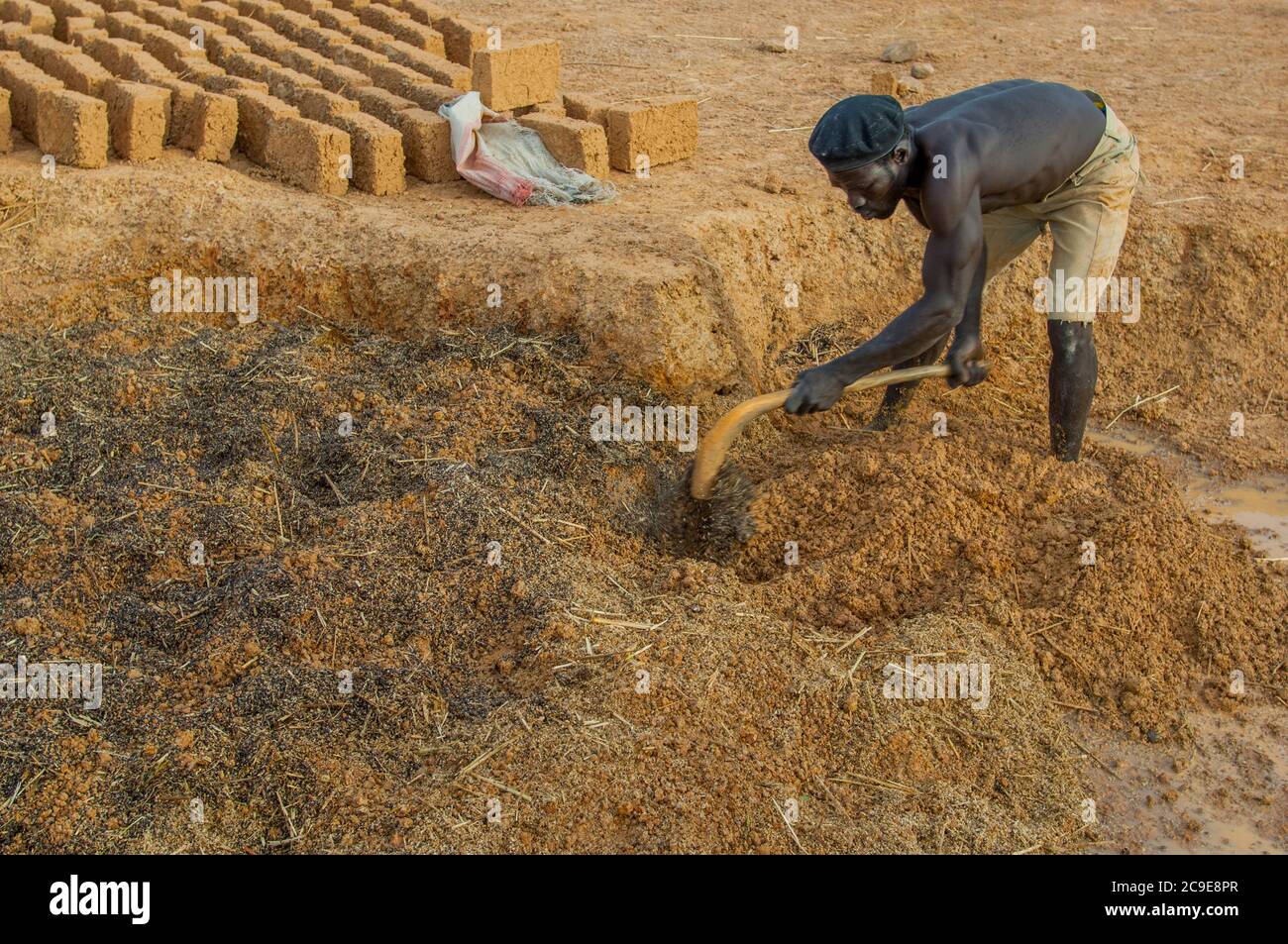 Mud mixed with straw hi-res stock photography and images - Alamy
