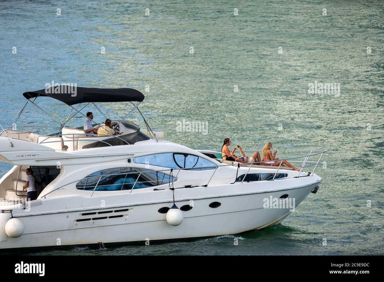 People boating hi-res stock photography and images - Alamy