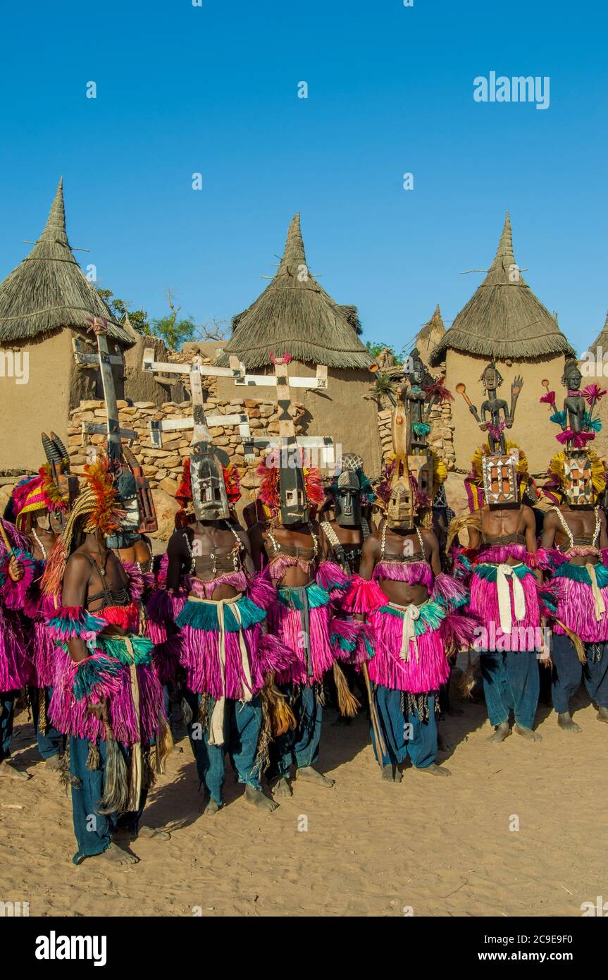 Ceremonial dogon dancers dogon country hi-res stock photography and ...