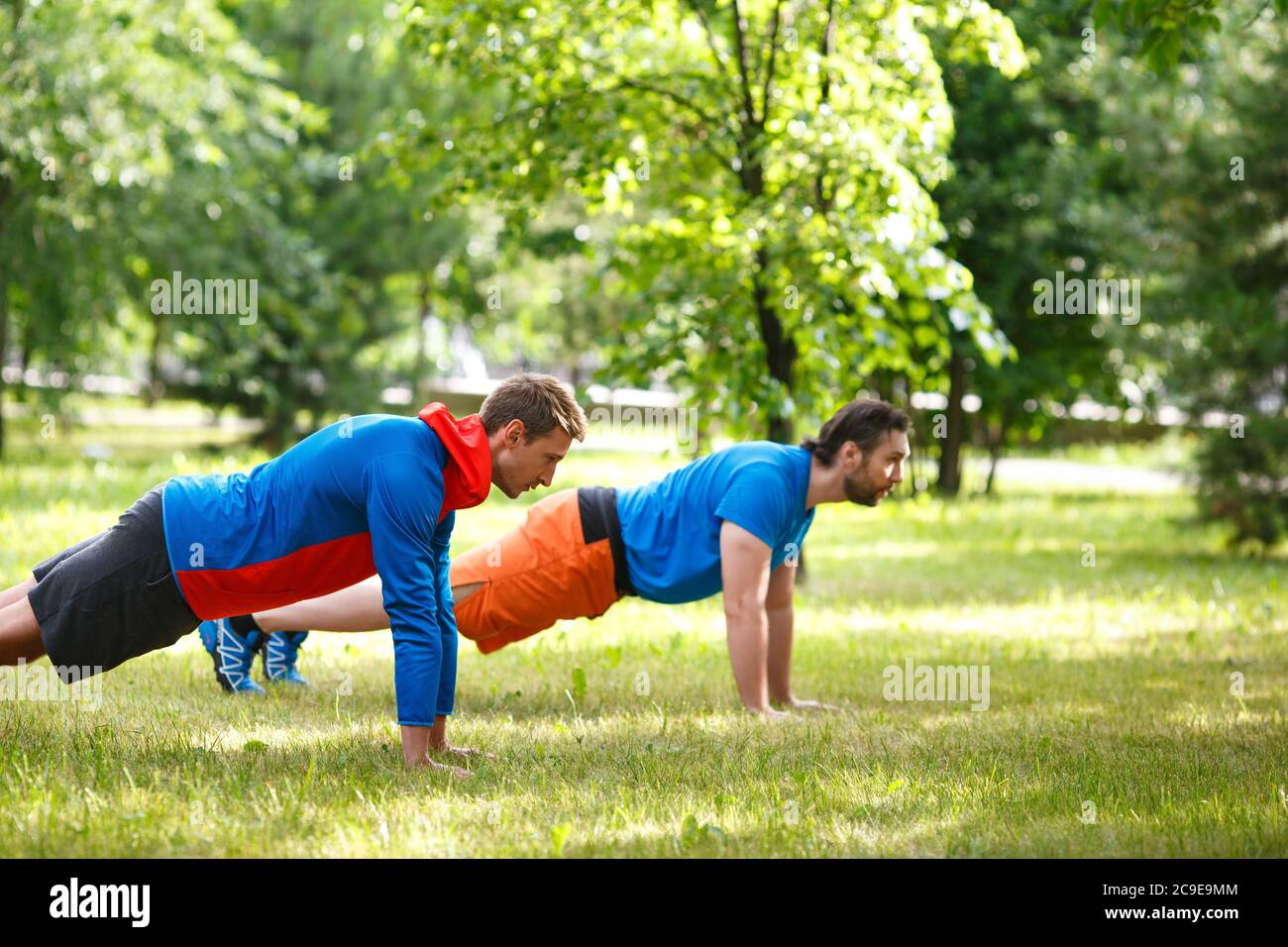 Pushups outdoor friends hi-res stock photography and images - Alamy