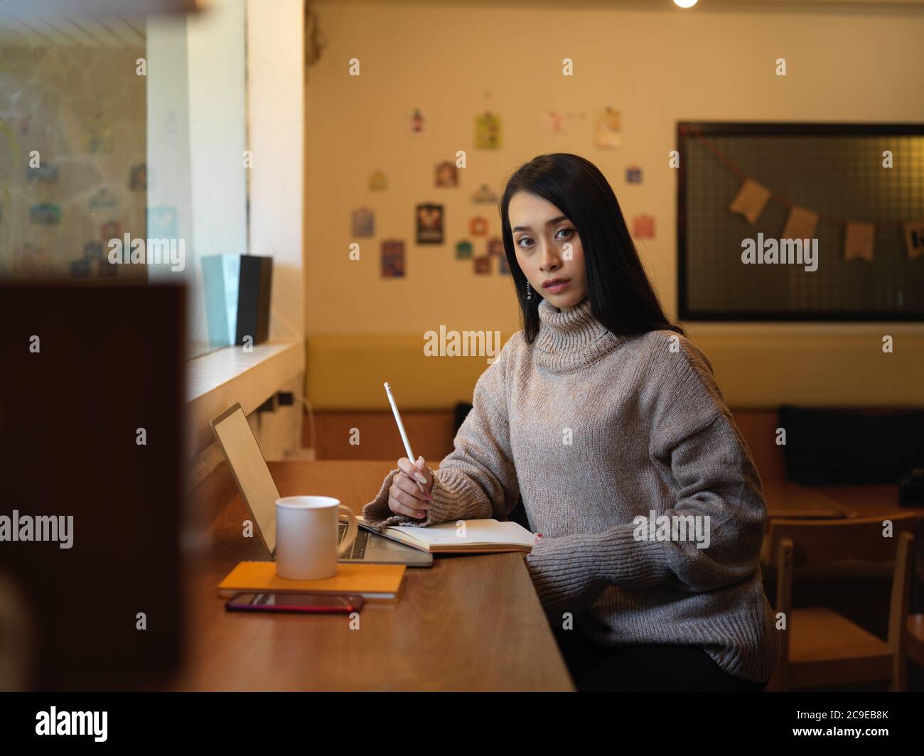 Female student counter hi-res stock photography and images - Alamy