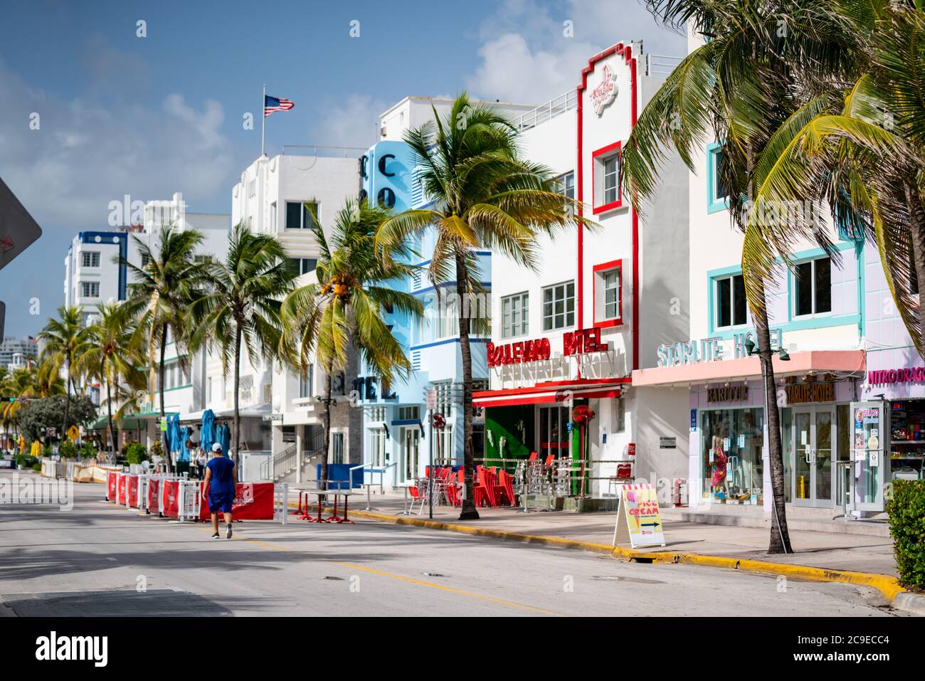 Coronavirus Covid 19 shut down Miami Beach Ocean Drive summer 2020 ...