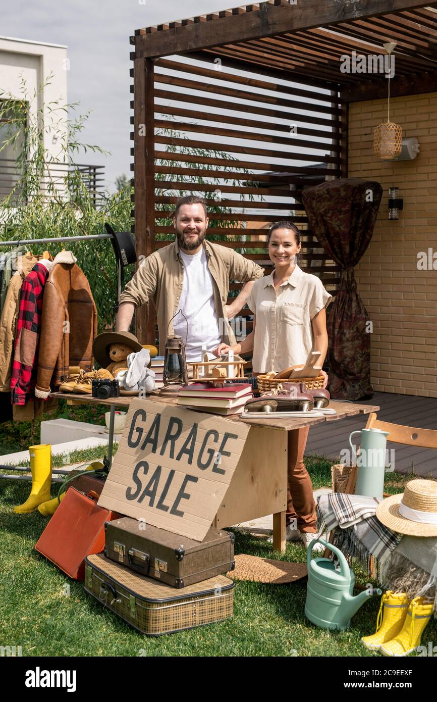 People selling things hi-res stock photography and images - Alamy