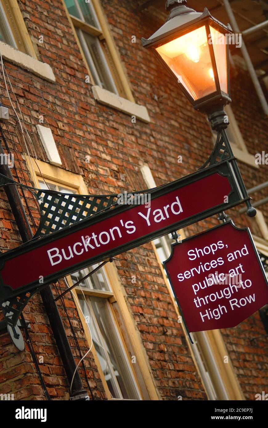 Bucktons yard sign hi-res stock photography and images - Alamy