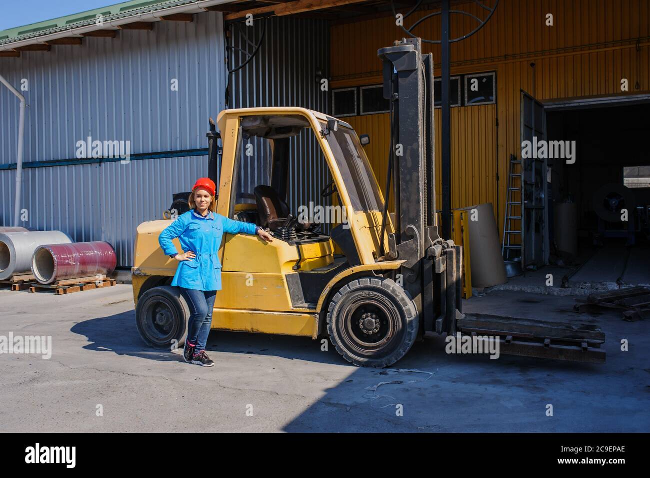 Big fork lift hi-res stock photography and images - Alamy