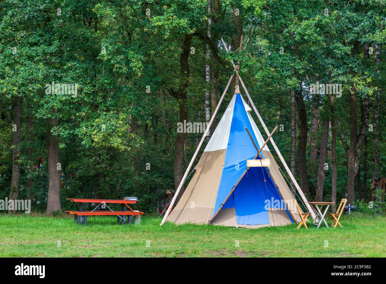 Scout scouting tent hi-res stock photography and images - Alamy