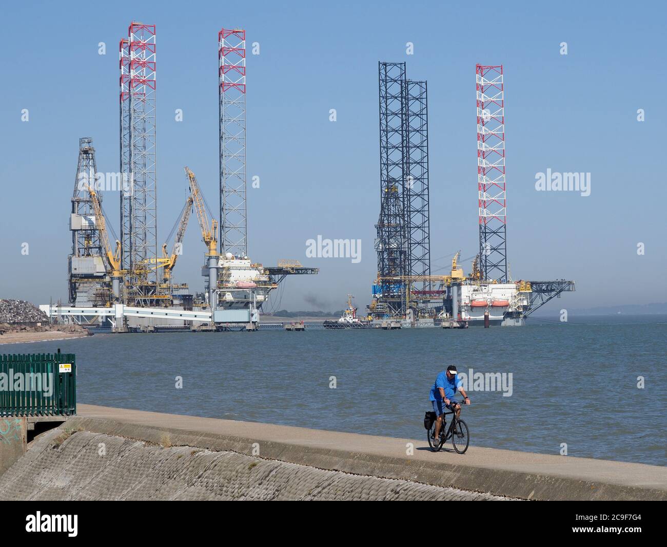 Sheerness, Kent, UK. 31st July, 2020. A second oil/gas drilling rig was ...