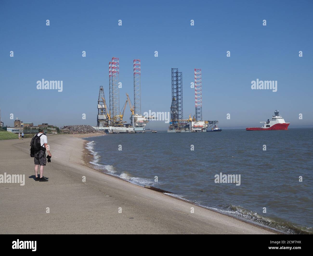 Sheerness, Kent, UK. 31st July, 2020. A second oil/gas drilling rig was ...