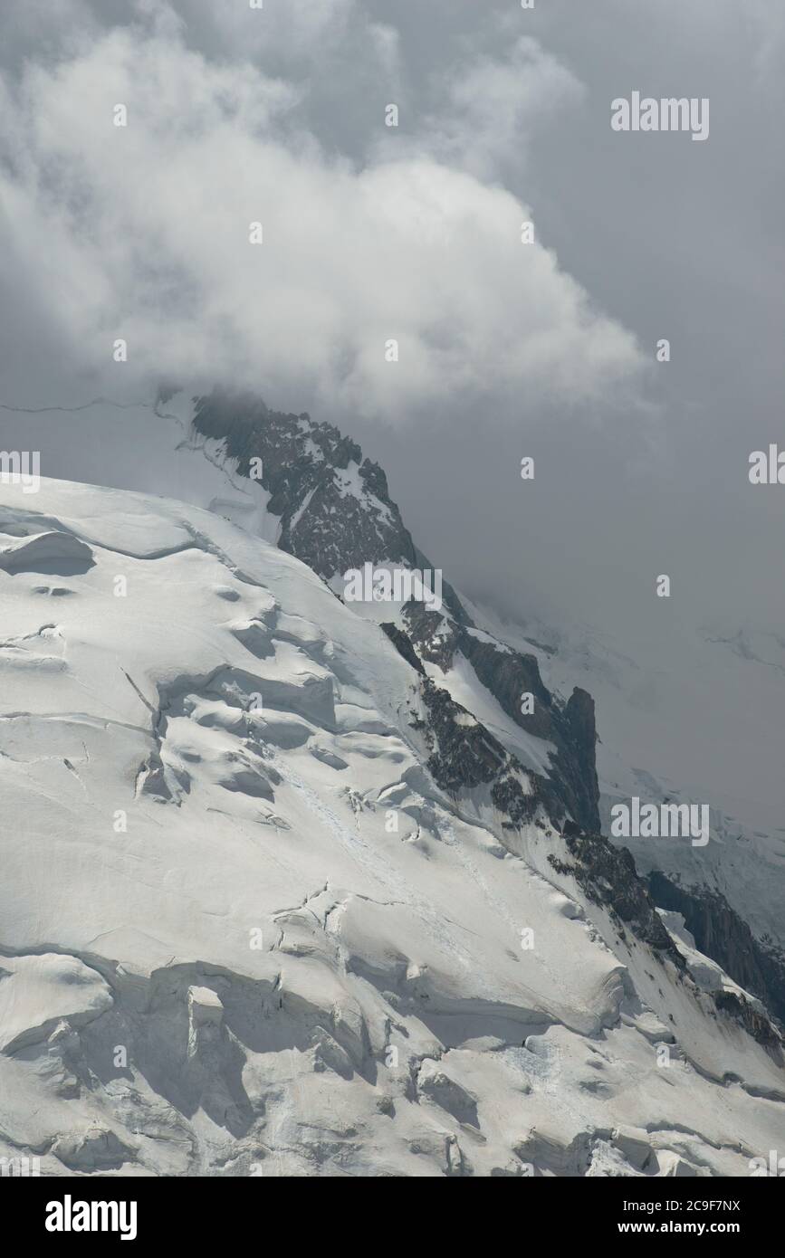 Steep drifts hi-res stock photography and images - Alamy